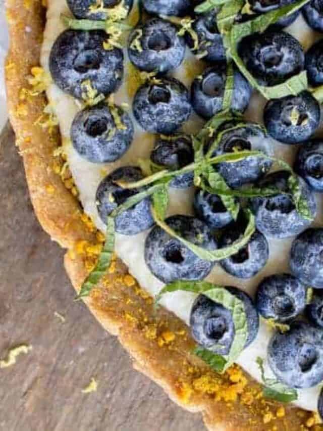 Gorgeous Blueberry Dessert Pizza